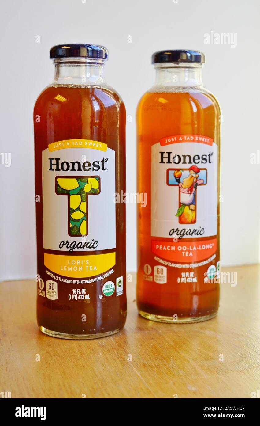 Two coke bottles hi-res stock photography and images - Alamy