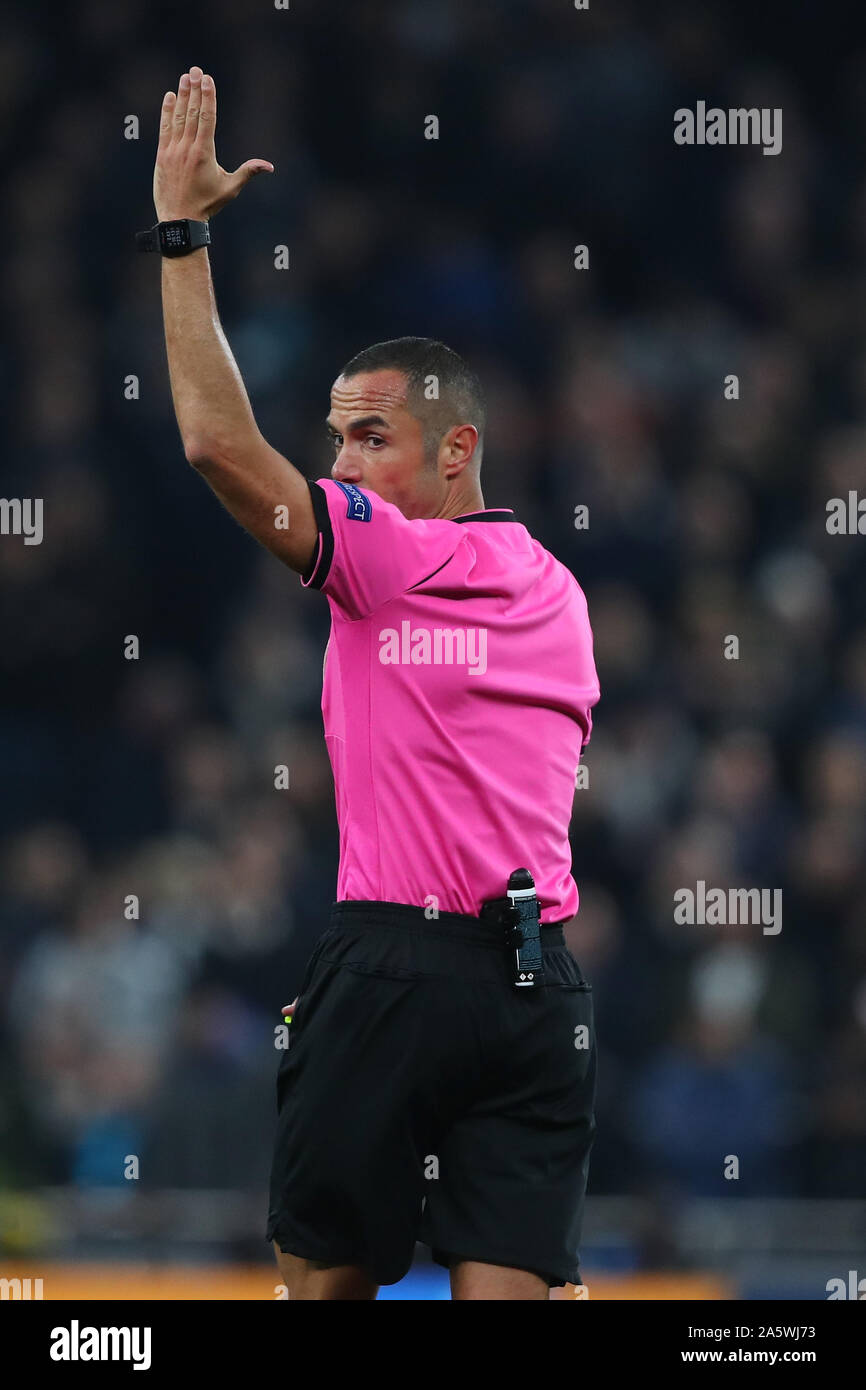 London, UK. 22nd Oct, 2019. Referee Marco Guida during the UEFA ...