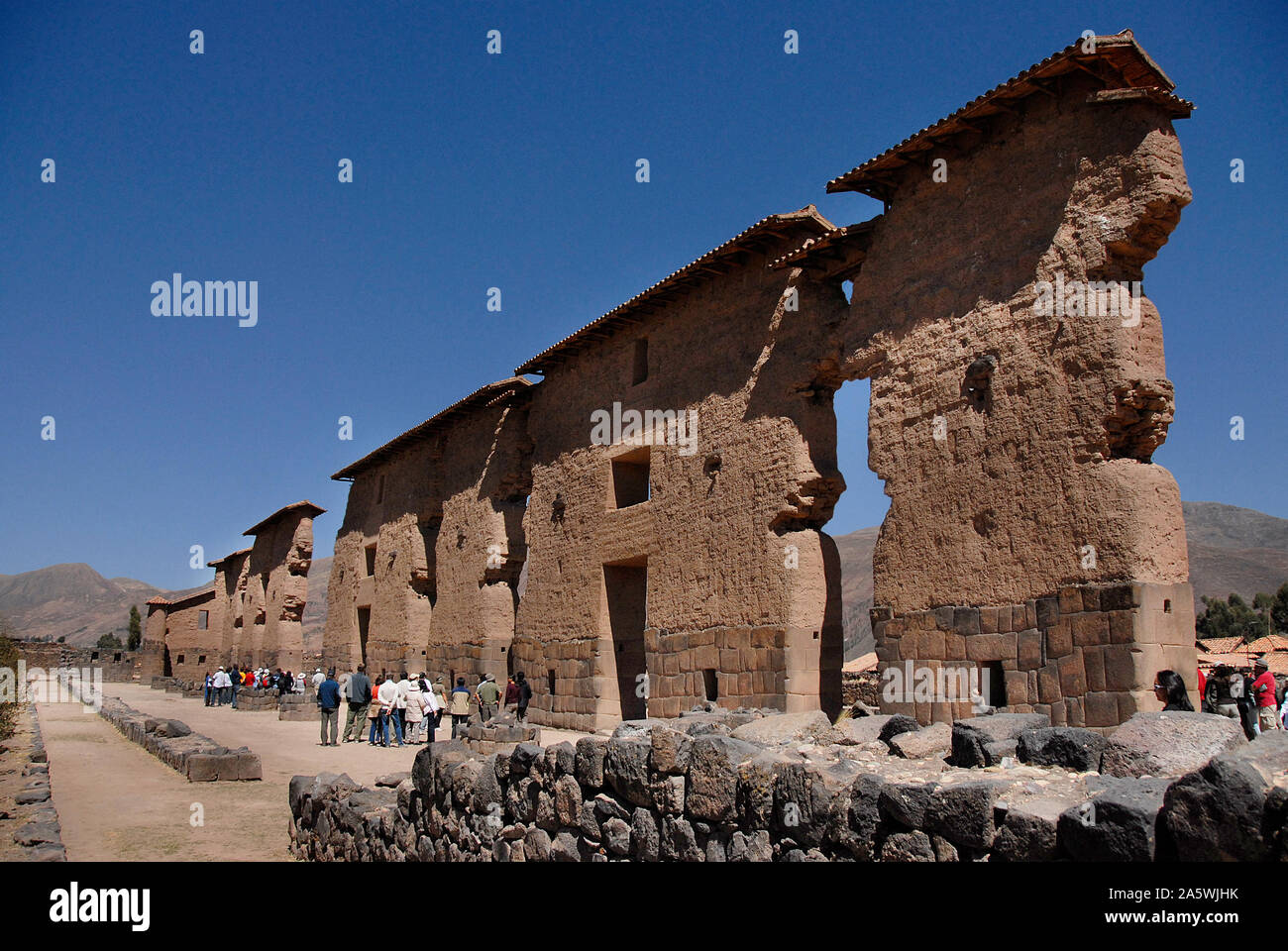 Inca ruins temple wiracocha raqchi hi-res stock photography and images ...