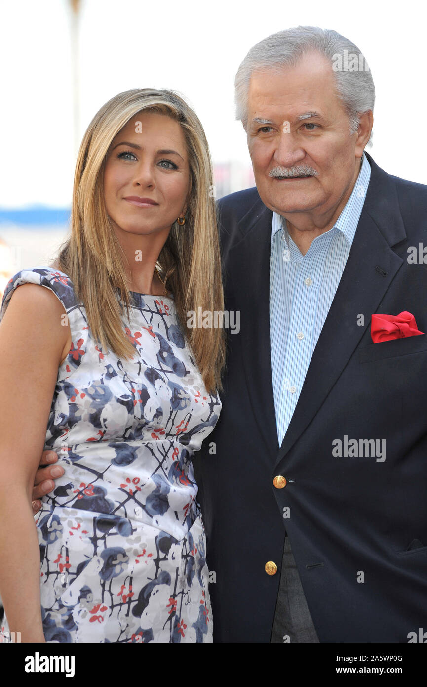 Jennifer aniston father john aniston hi-res stock photography and ...