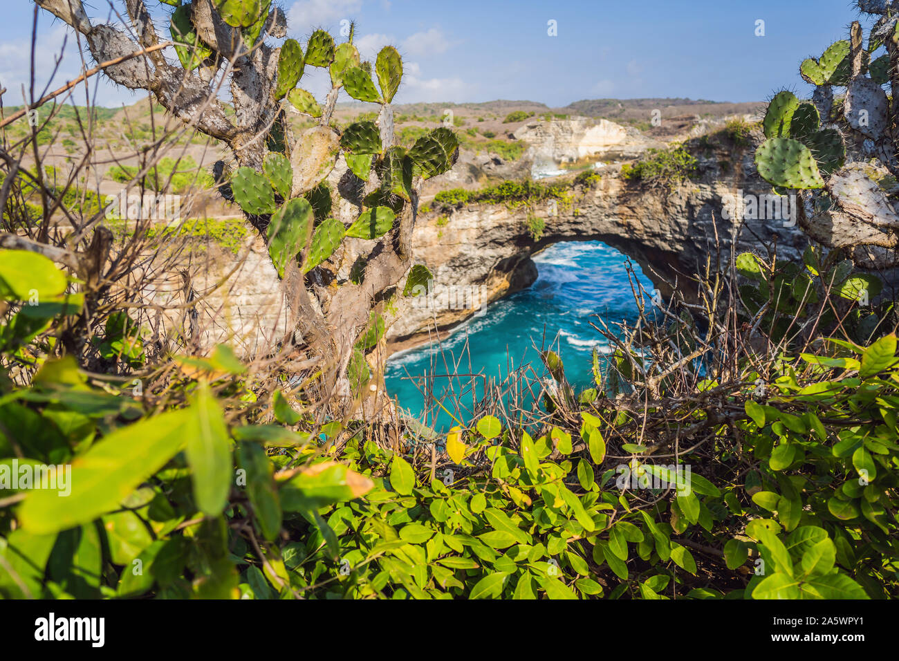 Landscape over Broken Beach in Nusa Penida, Indonesia Angel's BillaBong ...