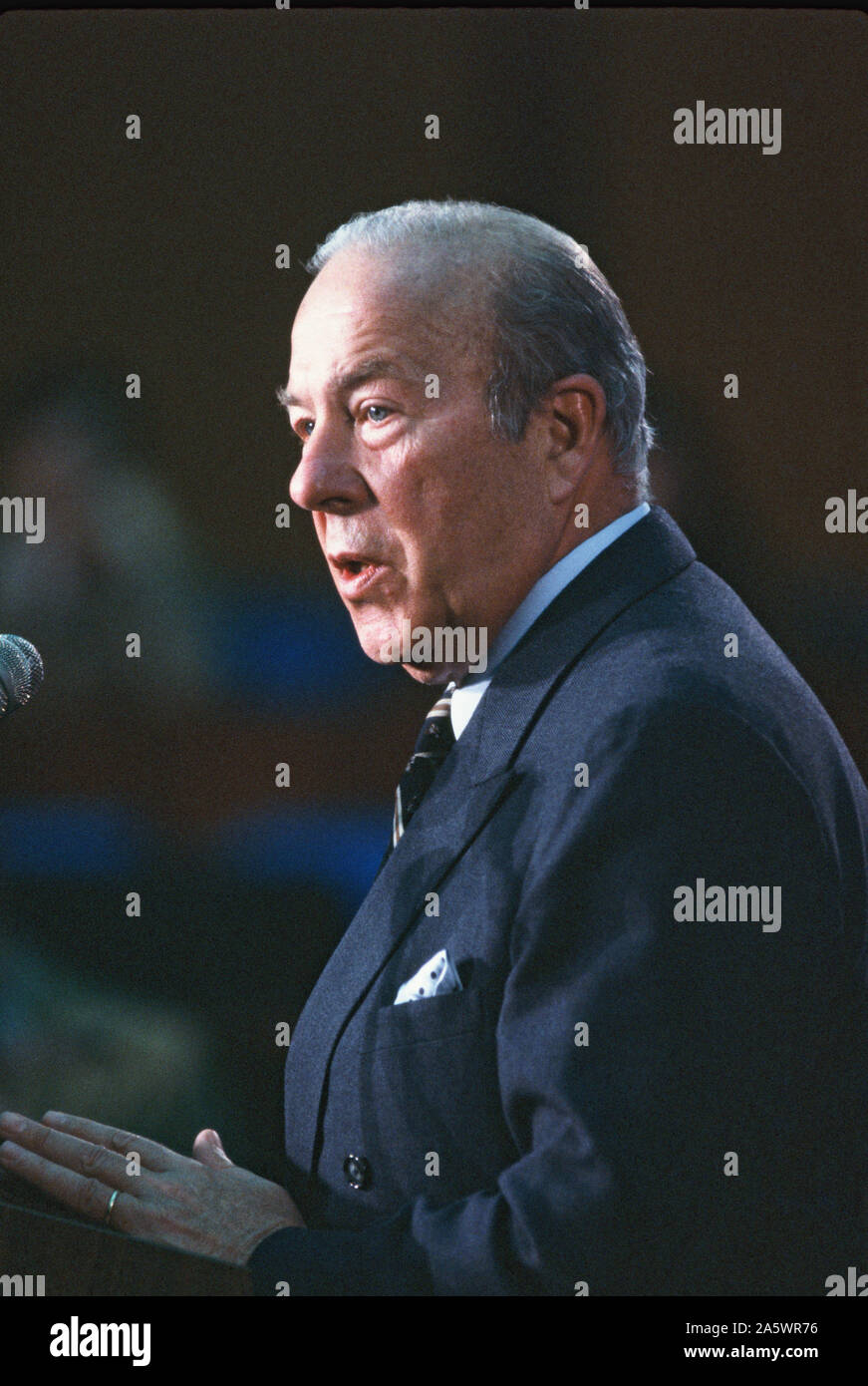George Schultz speaking in January 1984 Photo by Dennis Brack bb71 ...