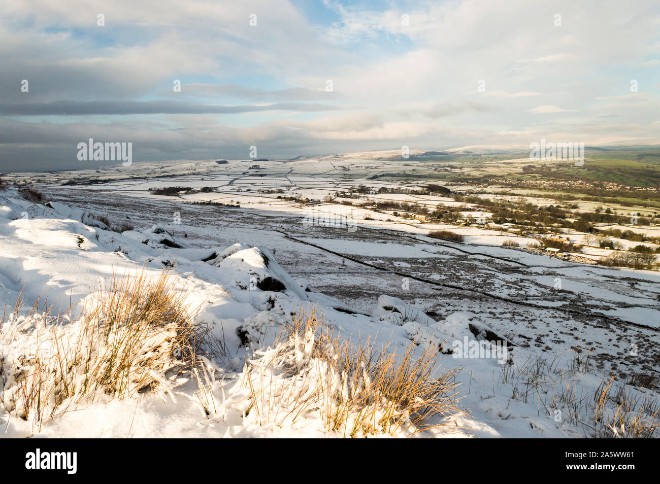 Cold winter moorland scene hi-res stock photography and images - Alamy