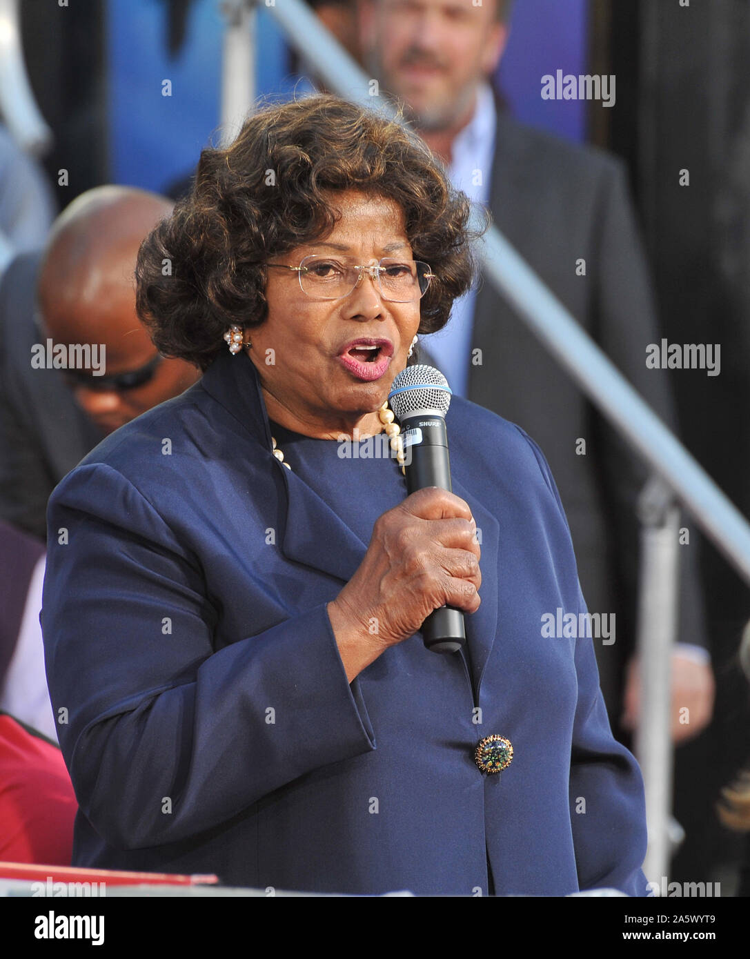 Michael jackson mother katherine jackson hi-res stock photography and ...