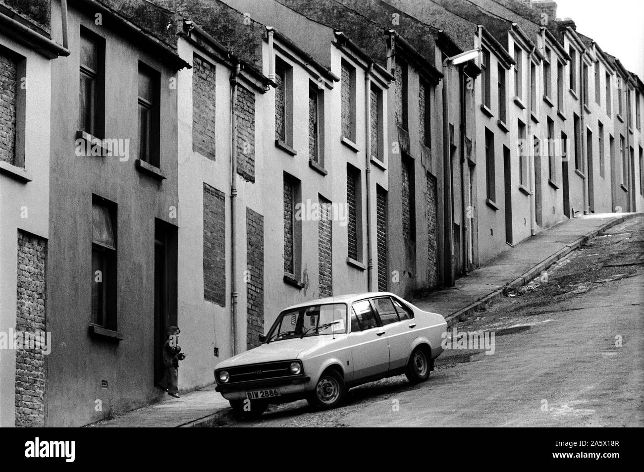 The troubles street ireland 1970s hi-res stock photography and images ...