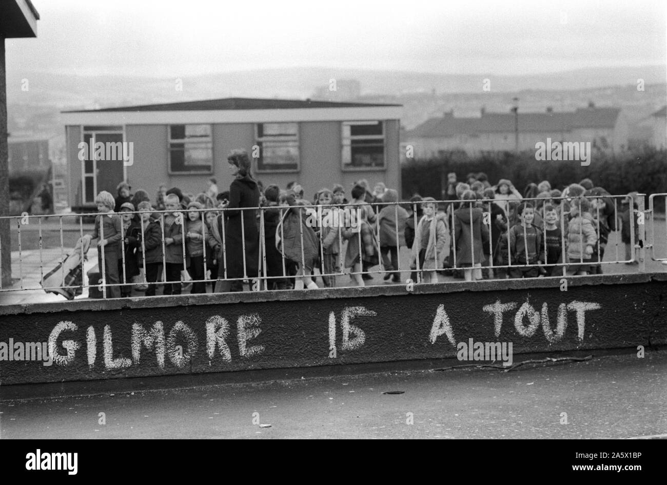 Derry creggan estate Black and White Stock Photos & Images - Alamy
