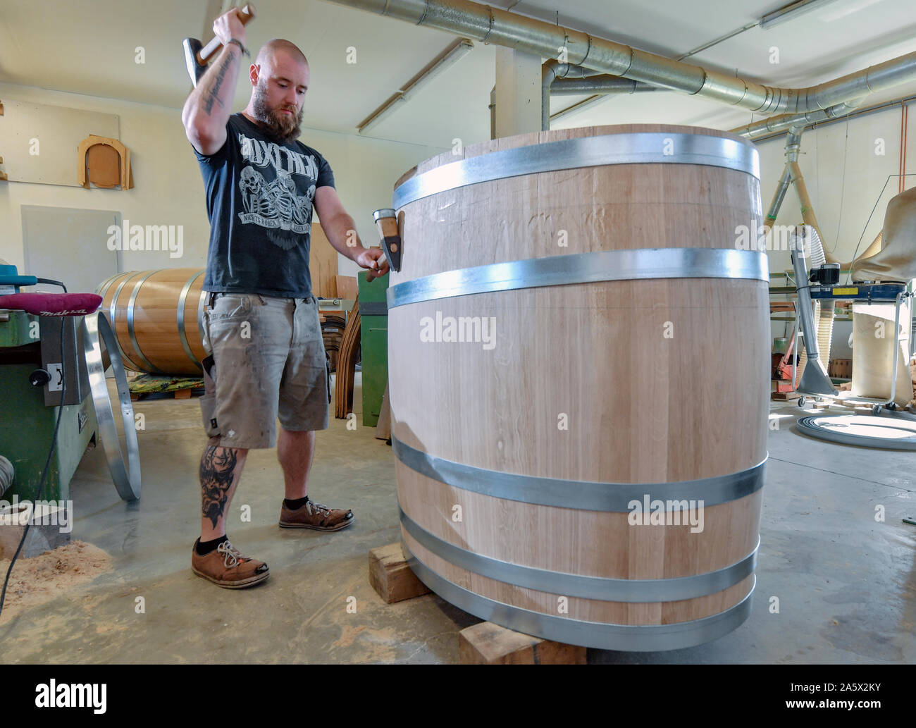 20 September 2019, Saxony-Anhalt, Roßbach: Alexander Romberg grinds an ...