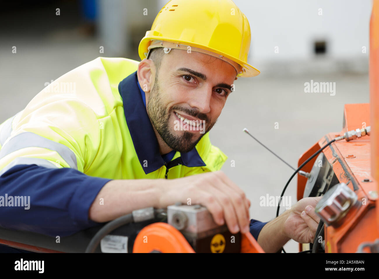 Worker construction using face hi-res stock photography and images - Alamy