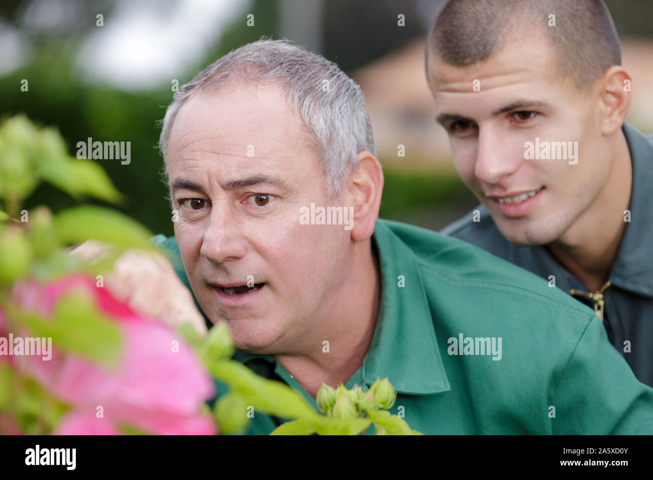 Gardeners face hi-res stock photography and images - Alamy