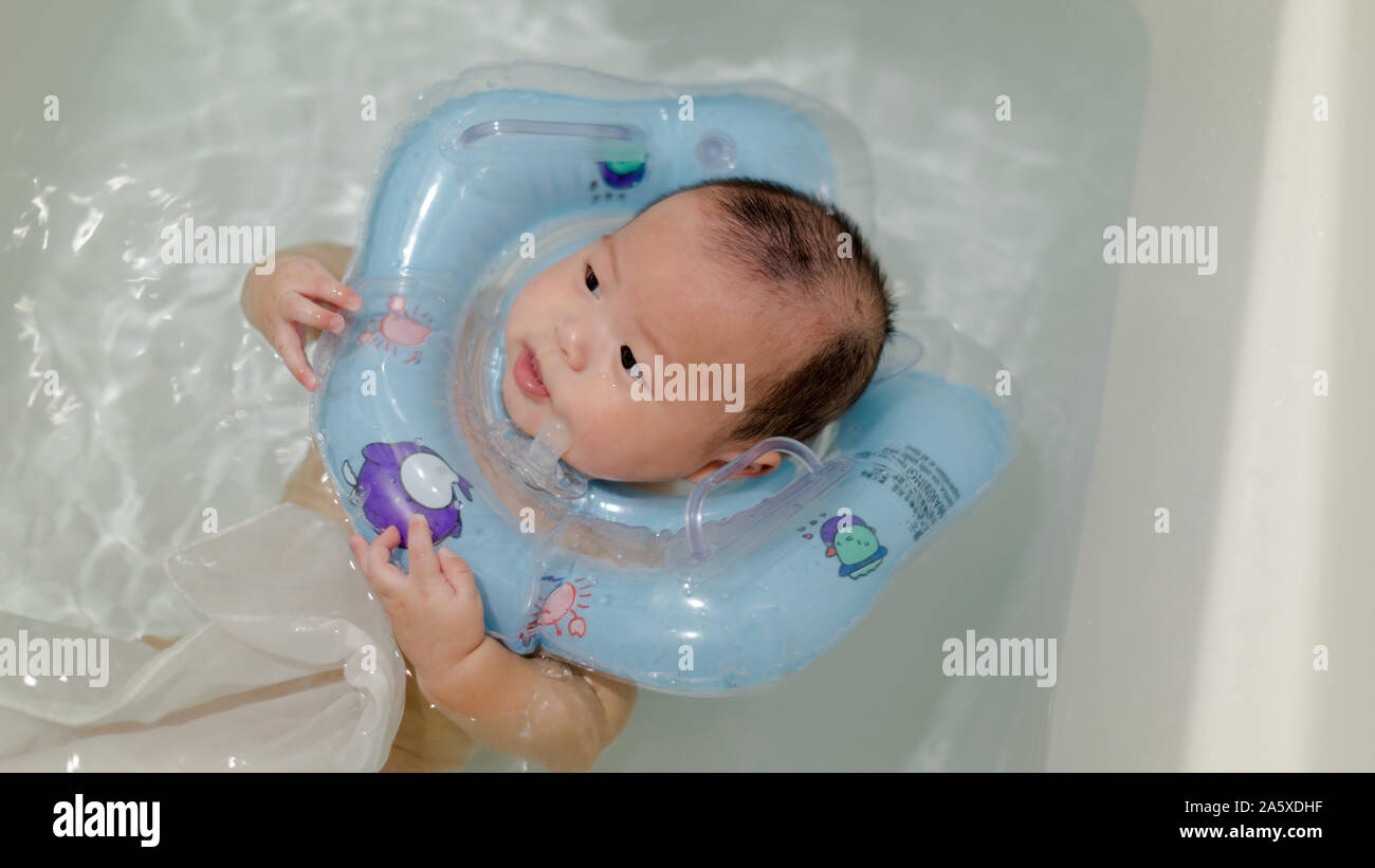 Bath tub ring hi-res stock photography and images - Alamy