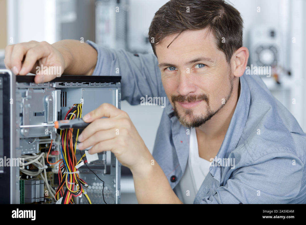 Thermal grease paste hi-res stock photography and images - Alamy
