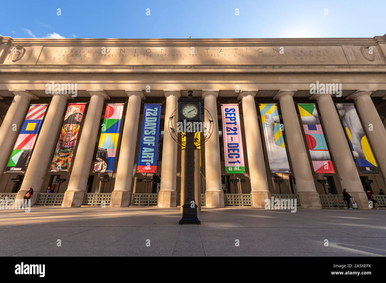 Via rail toronto station hi-res stock photography and images - Alamy
