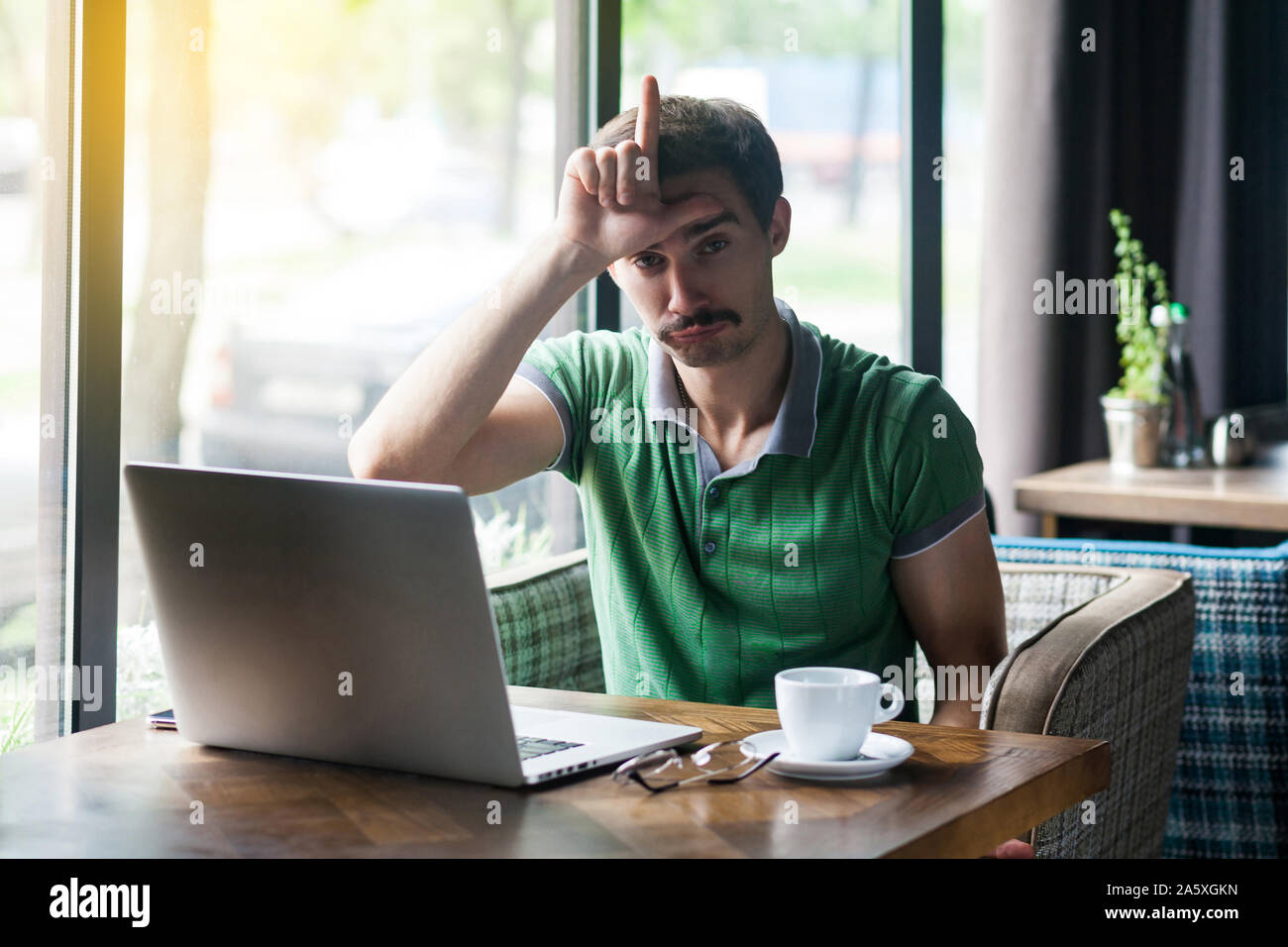 Am loser hi-res stock photography and images - Alamy