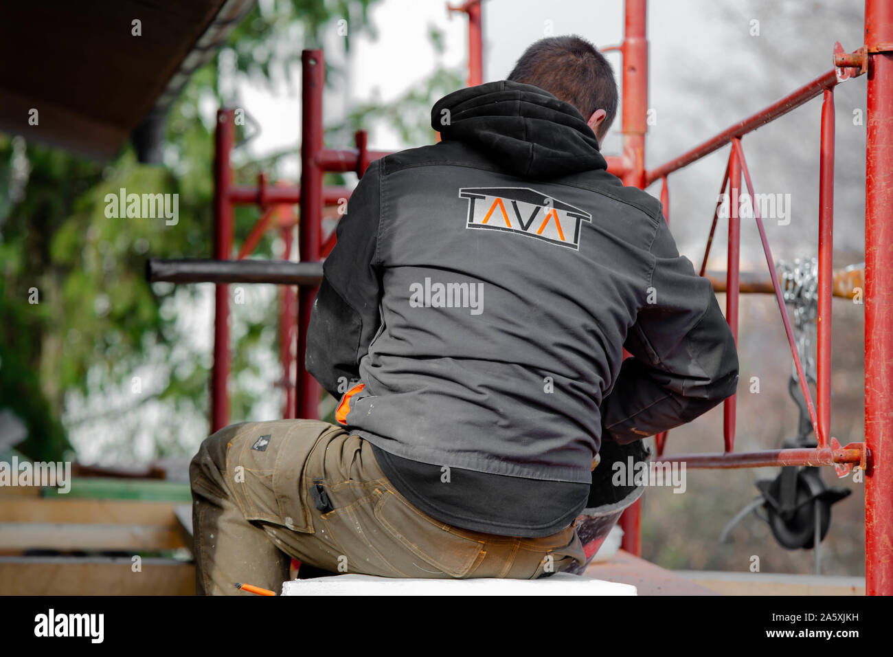 Mason at work Stock Photo - Alamy