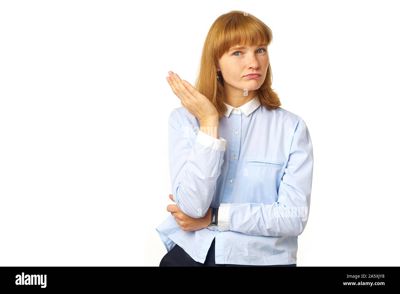 Young woman looking sideways hi-res stock photography and images - Alamy