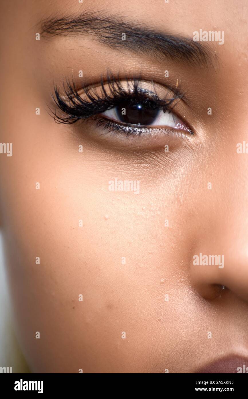 Colombian Girl Eyes Stock Photo - Alamy