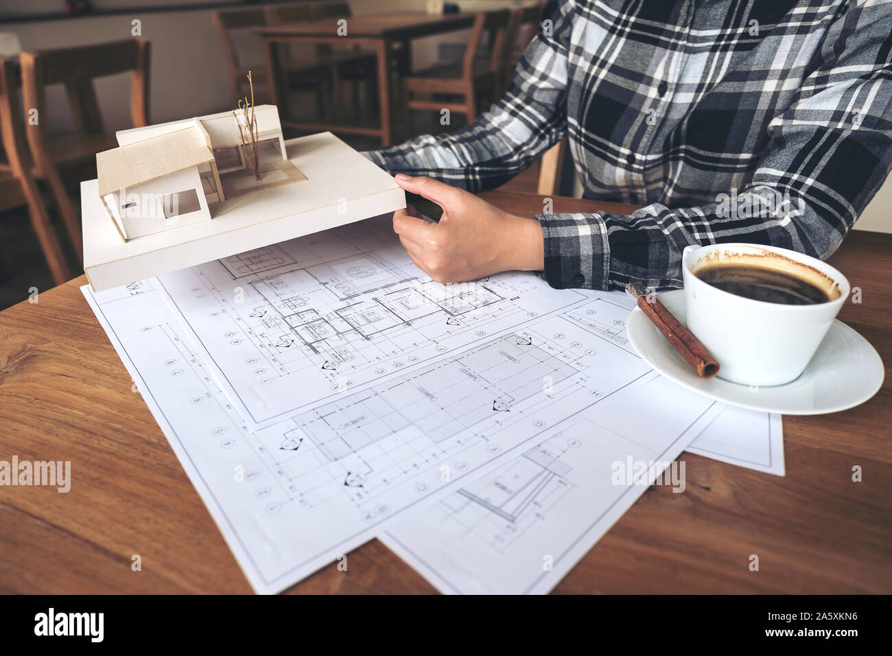 Paper model architecture hi-res stock photography and images - Alamy