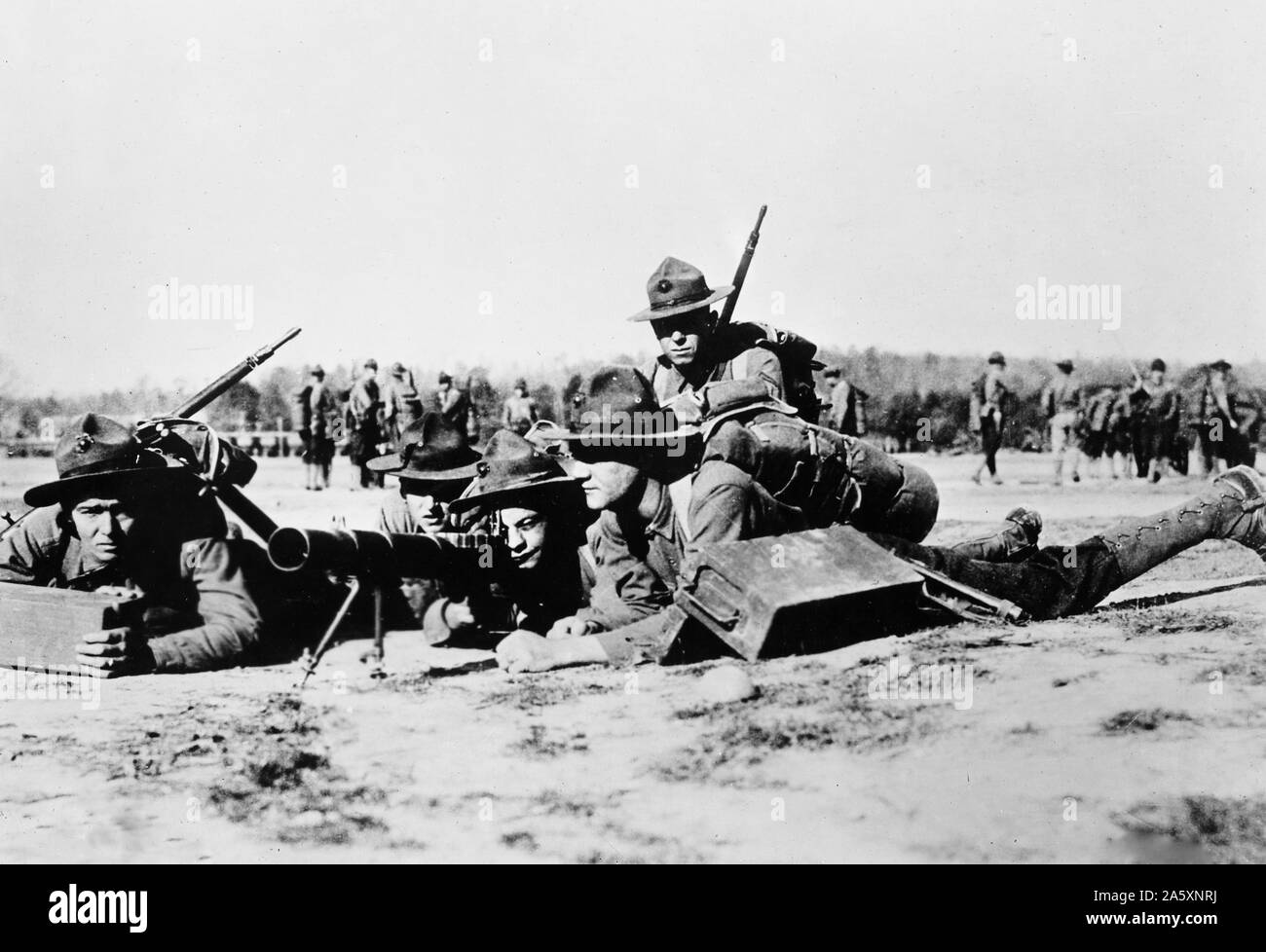 Lewis machine gun hi-res stock photography and images - Alamy