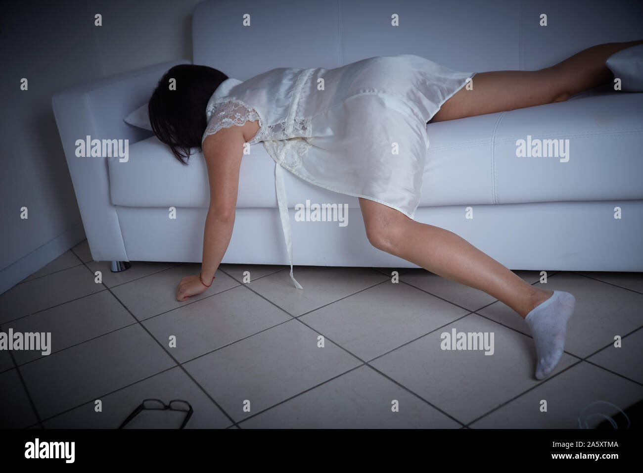 crime scene - woman liyng dead on the sofa Stock Photo - Alamy