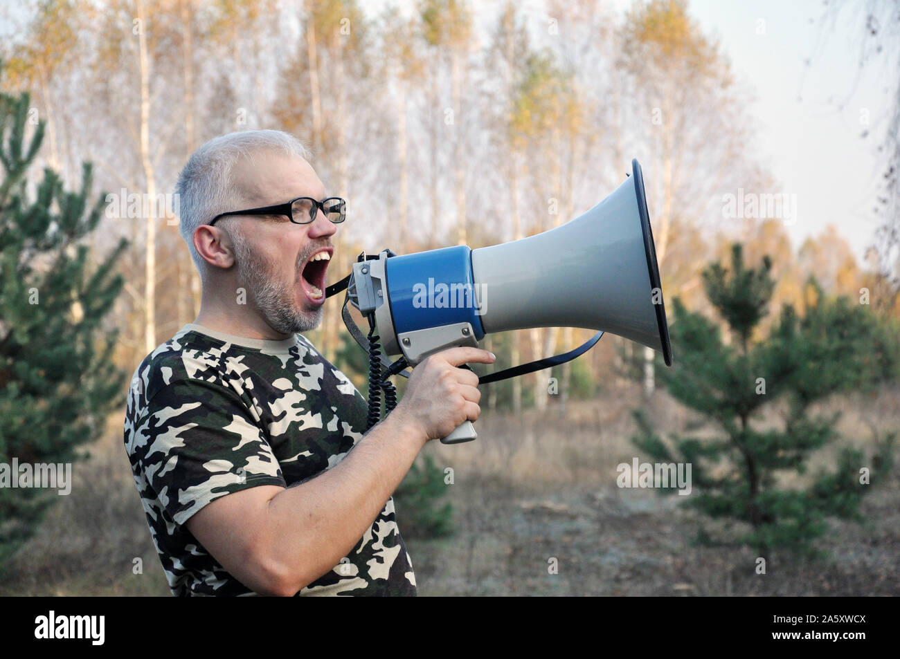 Lost voice guy hi-res stock photography and images - Alamy