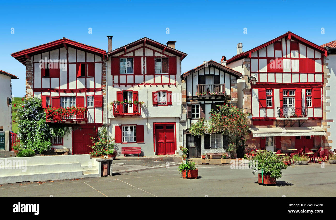Traditional basque architecture hi-res stock photography and images - Alamy