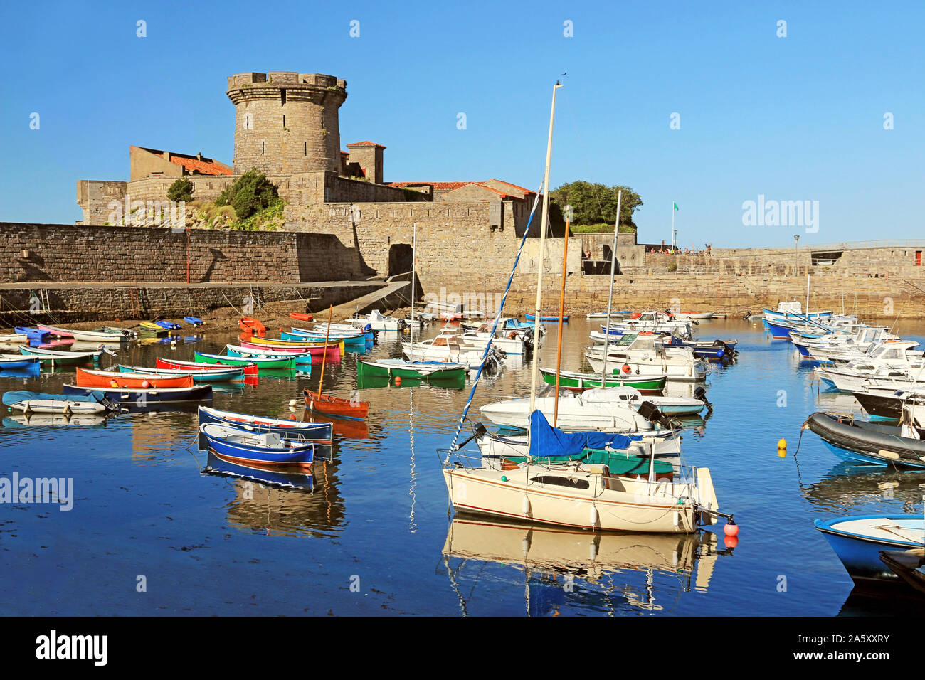 Port de ciboure saint hi-res stock photography and images - Alamy
