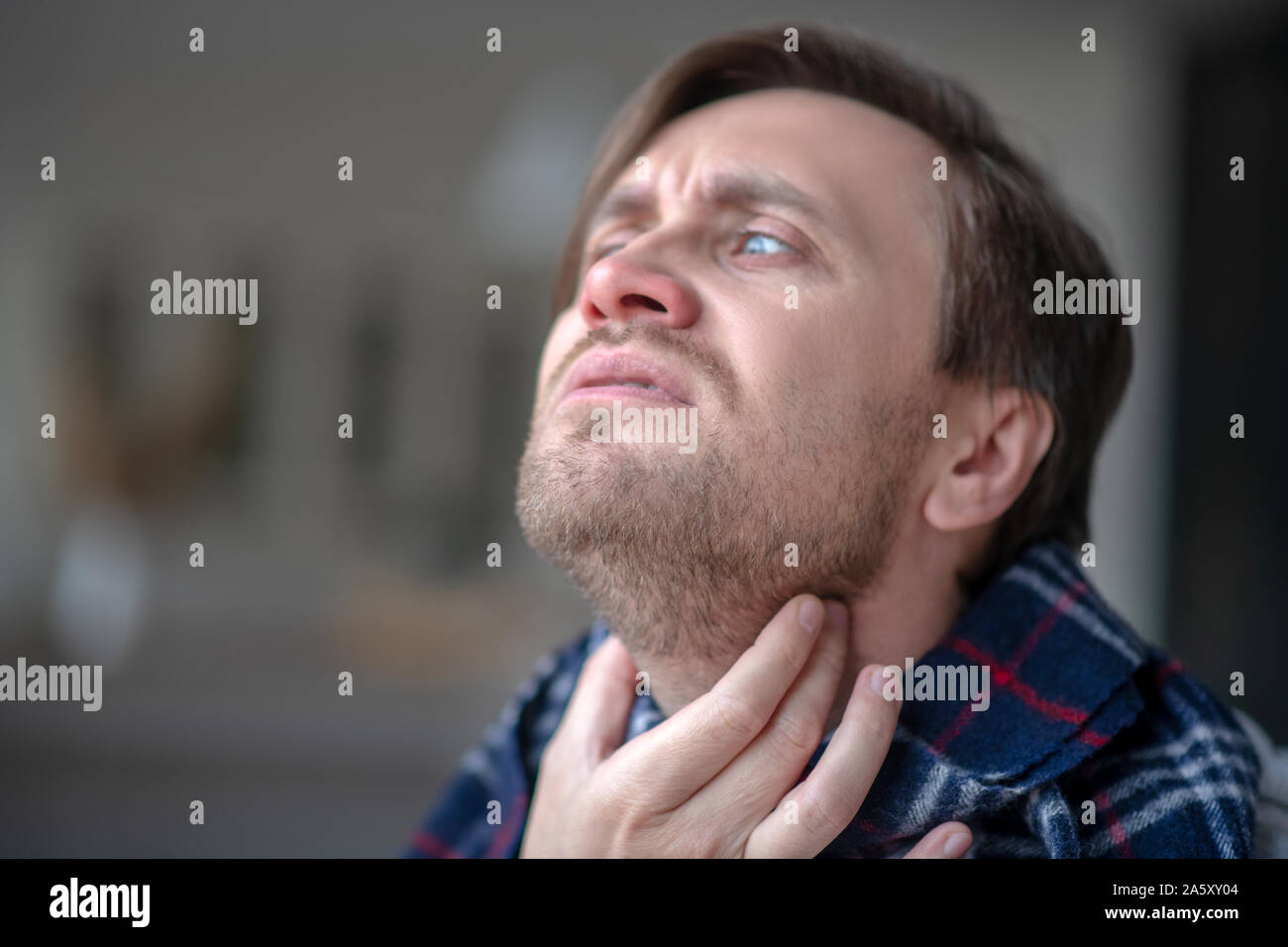 Headache man pain sore hi-res stock photography and images - Alamy