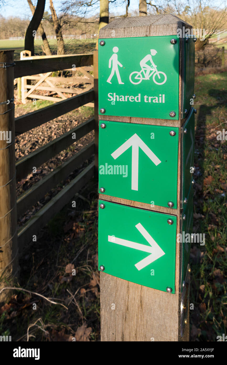 Shared path sign signs hi-res stock photography and images - Alamy
