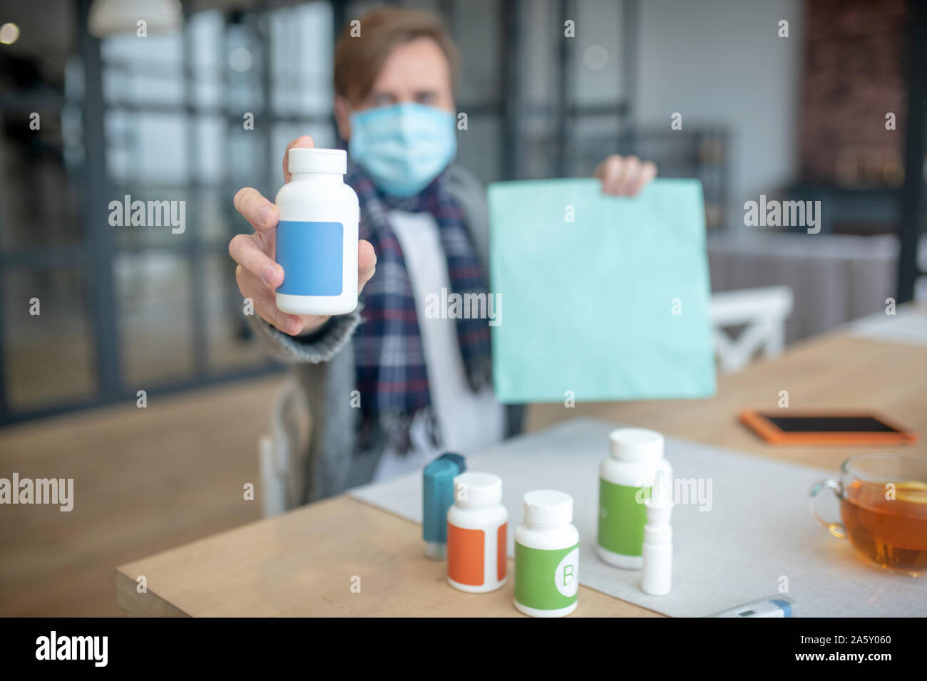 Mature delivery man suffering hi-res stock photography and images - Alamy