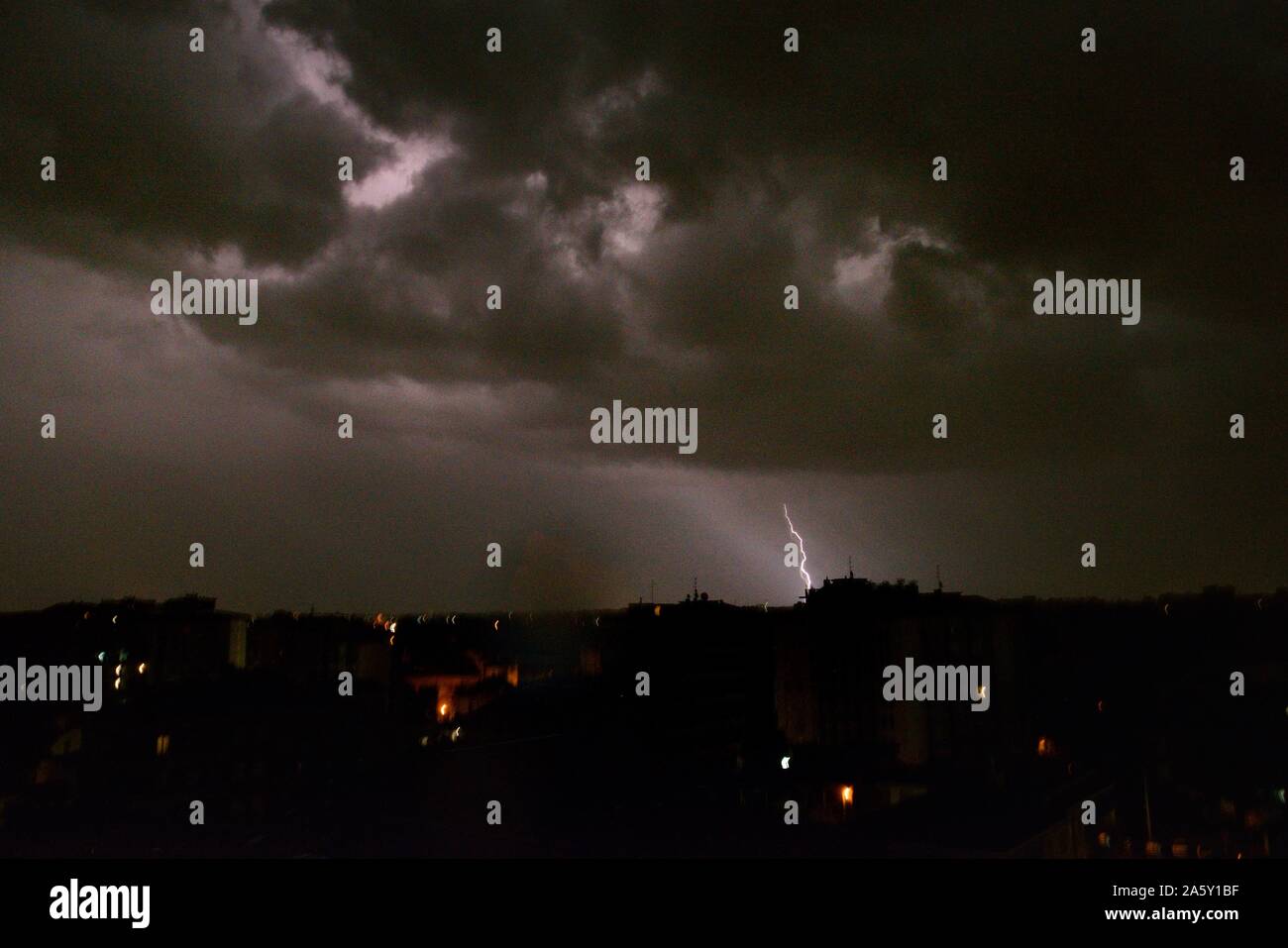 Night time window storm hi-res stock photography and images - Alamy
