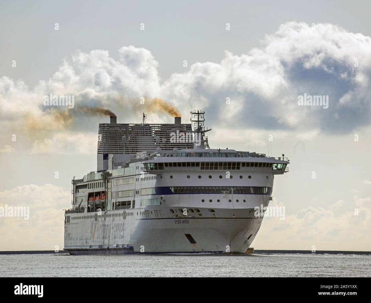 Brittany ferries ship pont aven hi-res stock photography and images - Alamy