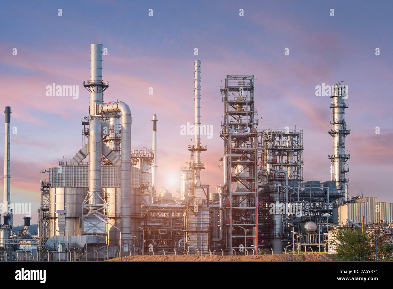 Oil Industry Refinery factory at Sunset, petrochemical, Petroleum plant ...