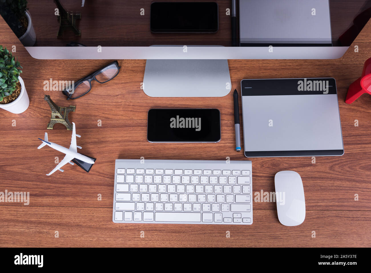 Workspace computer monitor with blank screen on desk office room Stock ...