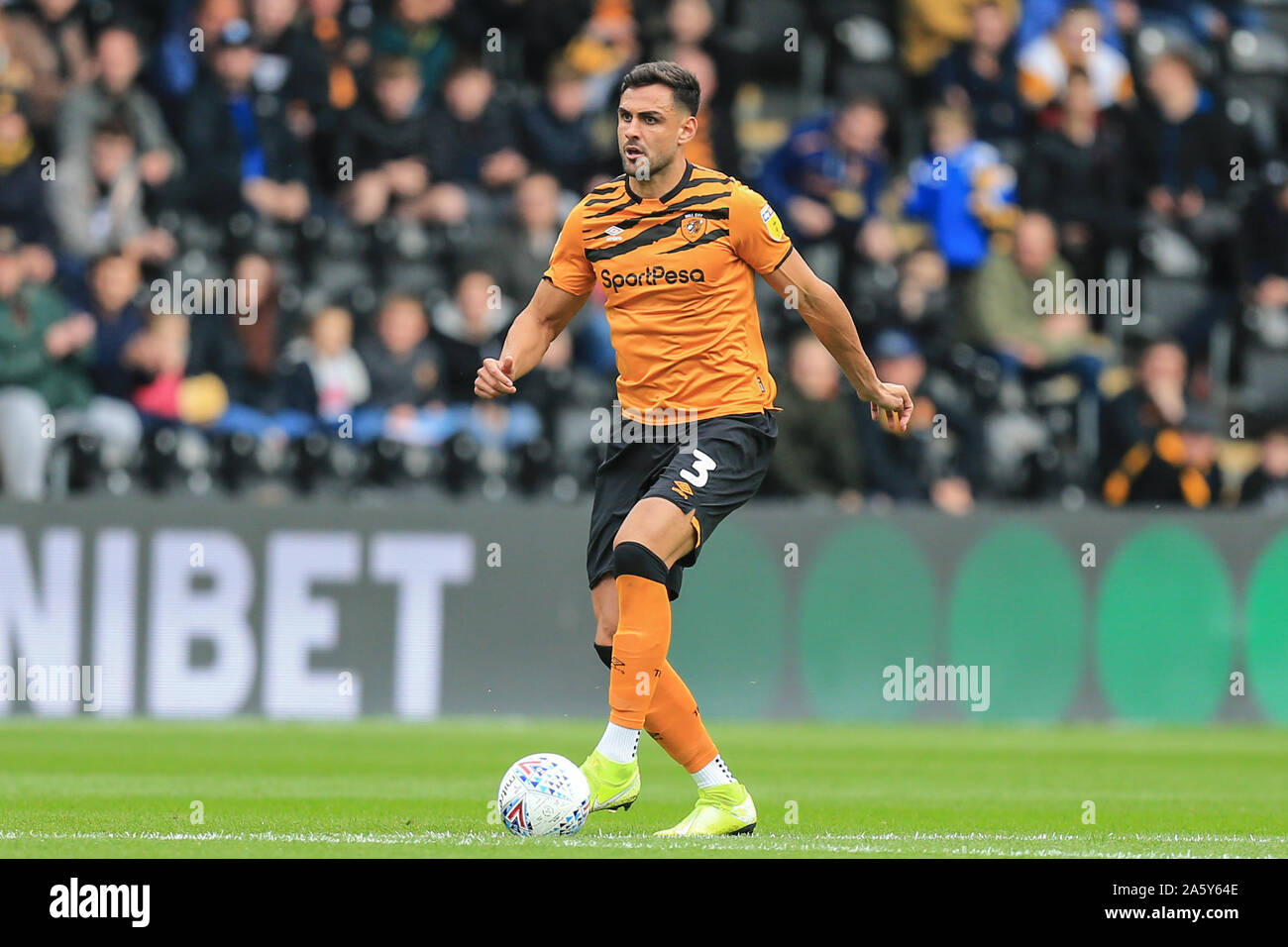 Soccer ryan tafazolli 3 of hull city hi-res stock photography and ...