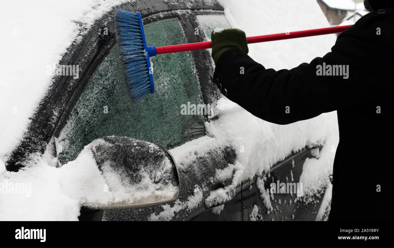 Scraping car windows hi-res stock photography and images - Alamy