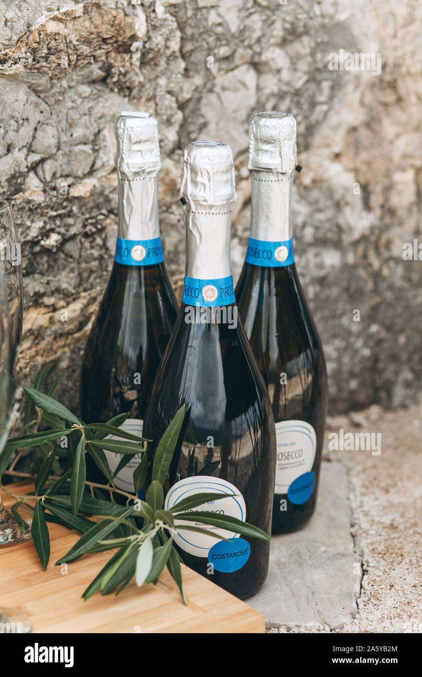 Prosecco wine hi-res stock photography and images - Alamy
