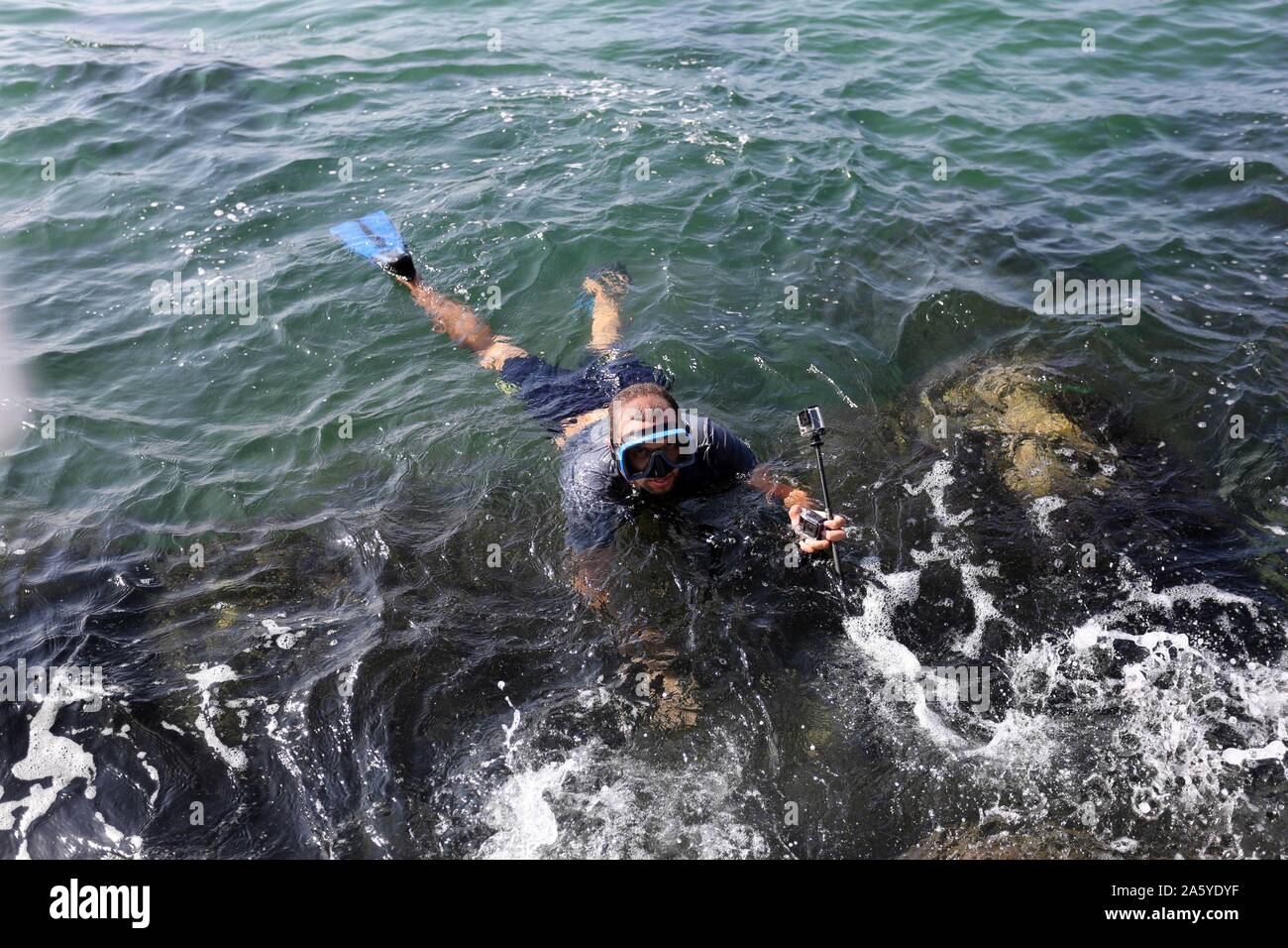 Underwater photographer on scuba dives hi-res stock photography and ...