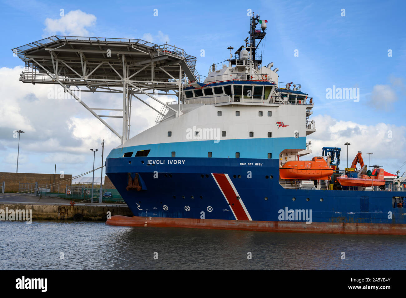 Ievoli ivory north sea supply ship hi-res stock photography and images ...
