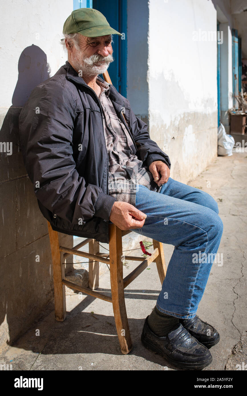 Crete old man portrait hi-res stock photography and images - Alamy