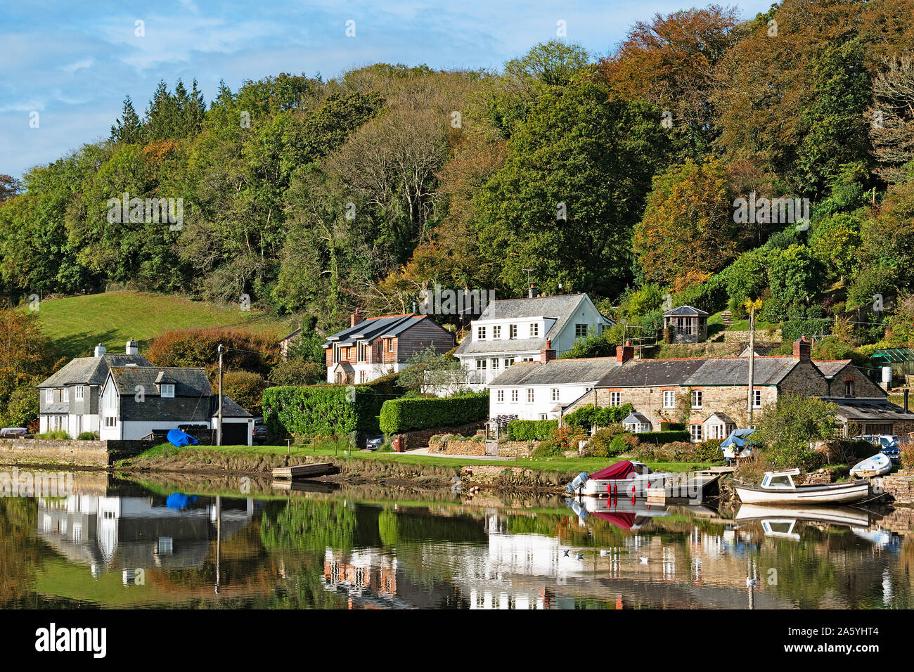 Cornwall river hi-res stock photography and images - Alamy