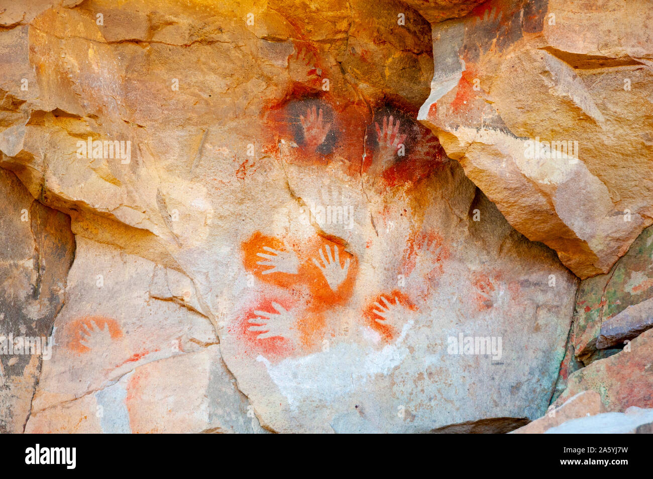 Prehistoric paintings of hands hi-res stock photography and images - Alamy