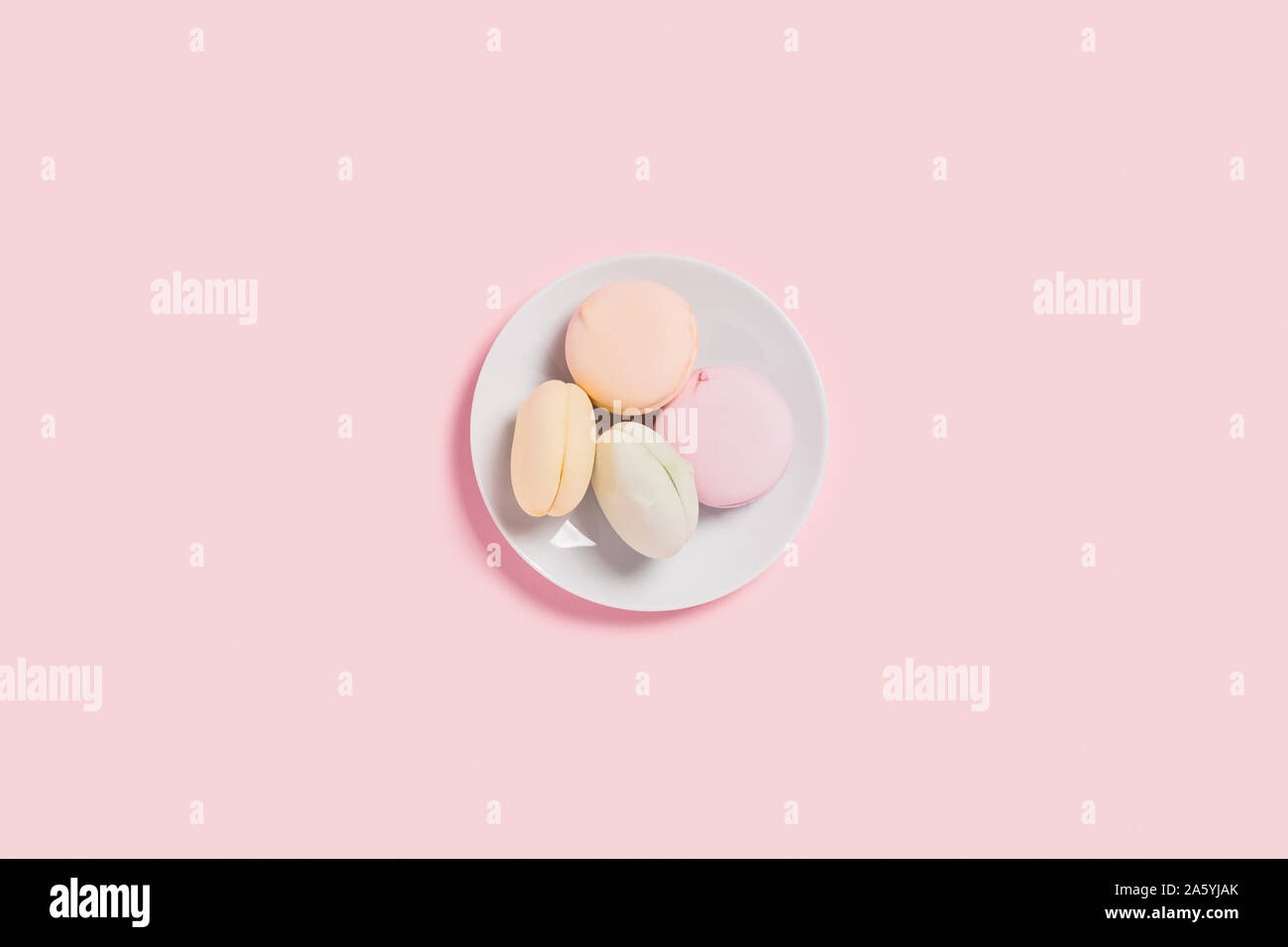 Overhead photo white plate hi-res stock photography and images - Alamy