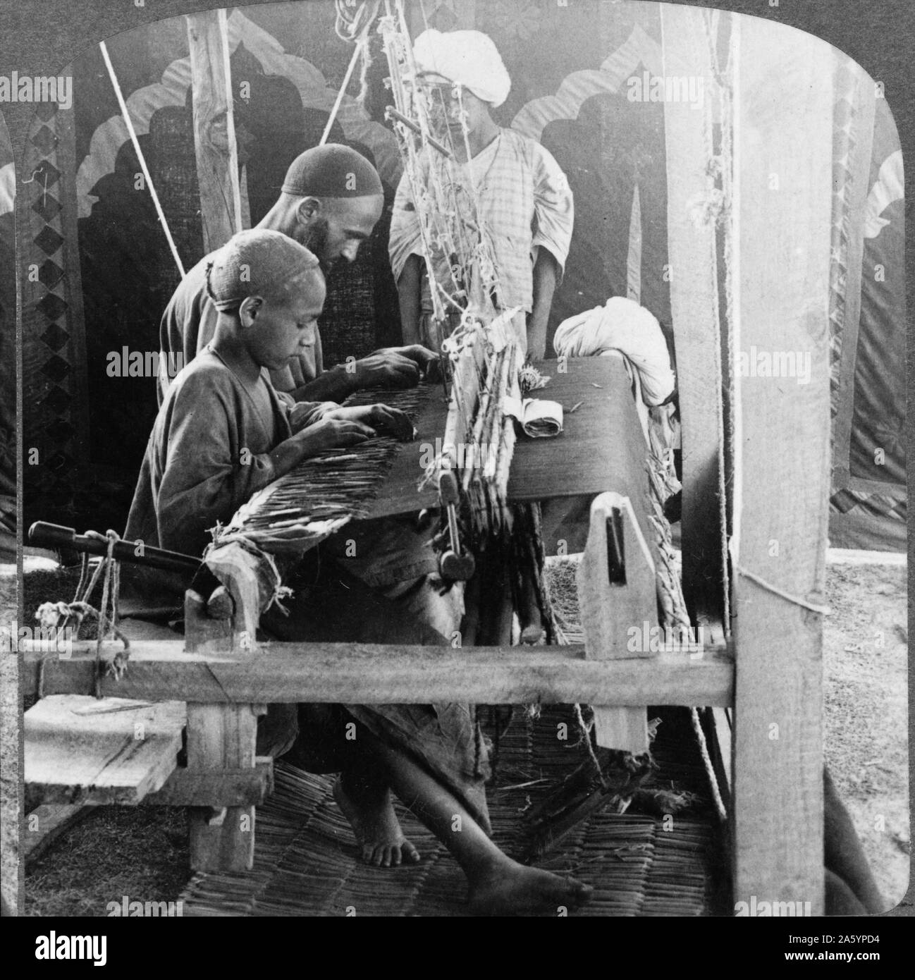 Shawl weaver hi-res stock photography and images - Alamy