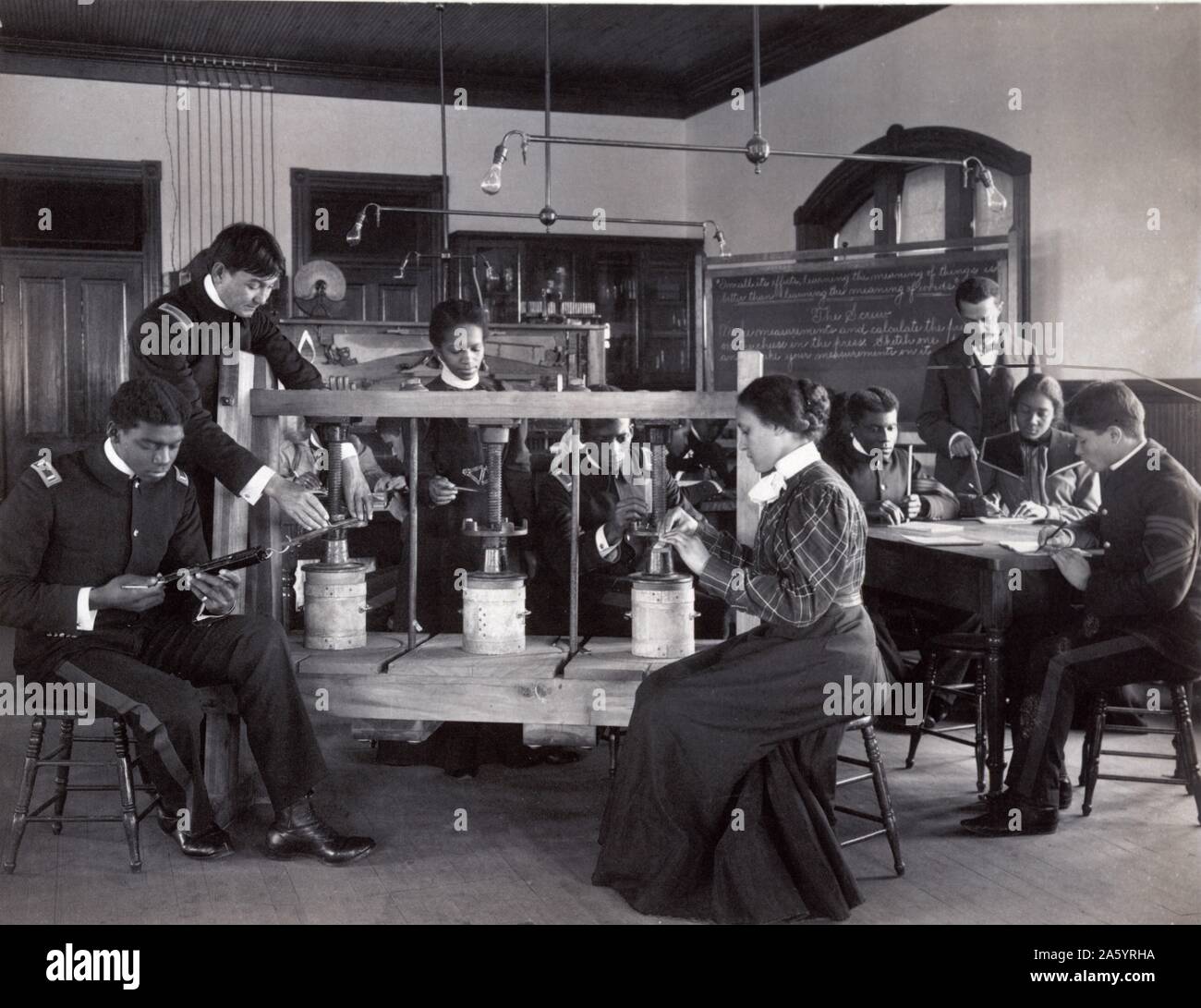 Classrooms 1900 hi-res stock photography and images - Alamy