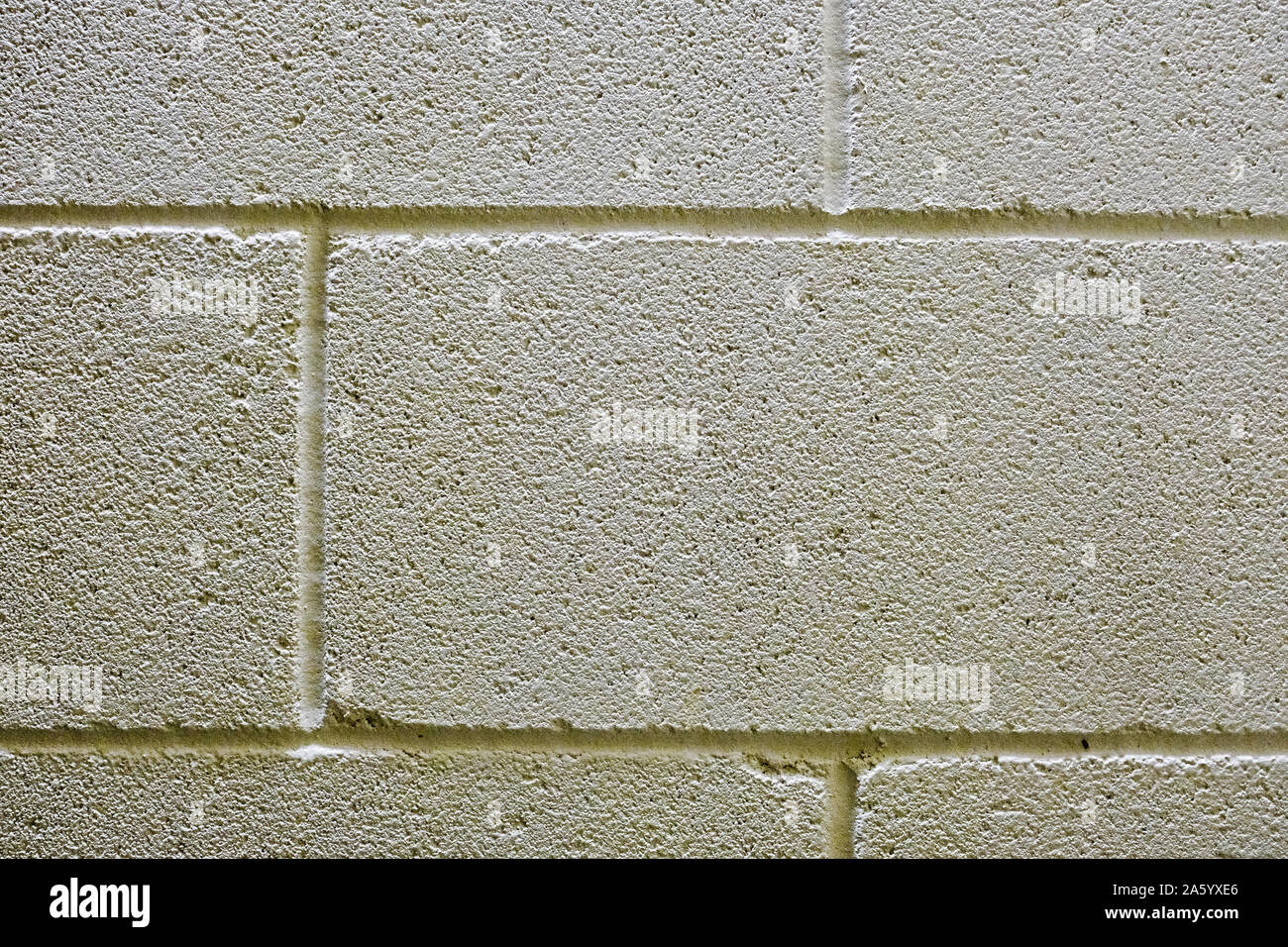Cinder block bricks hi-res stock photography and images - Alamy