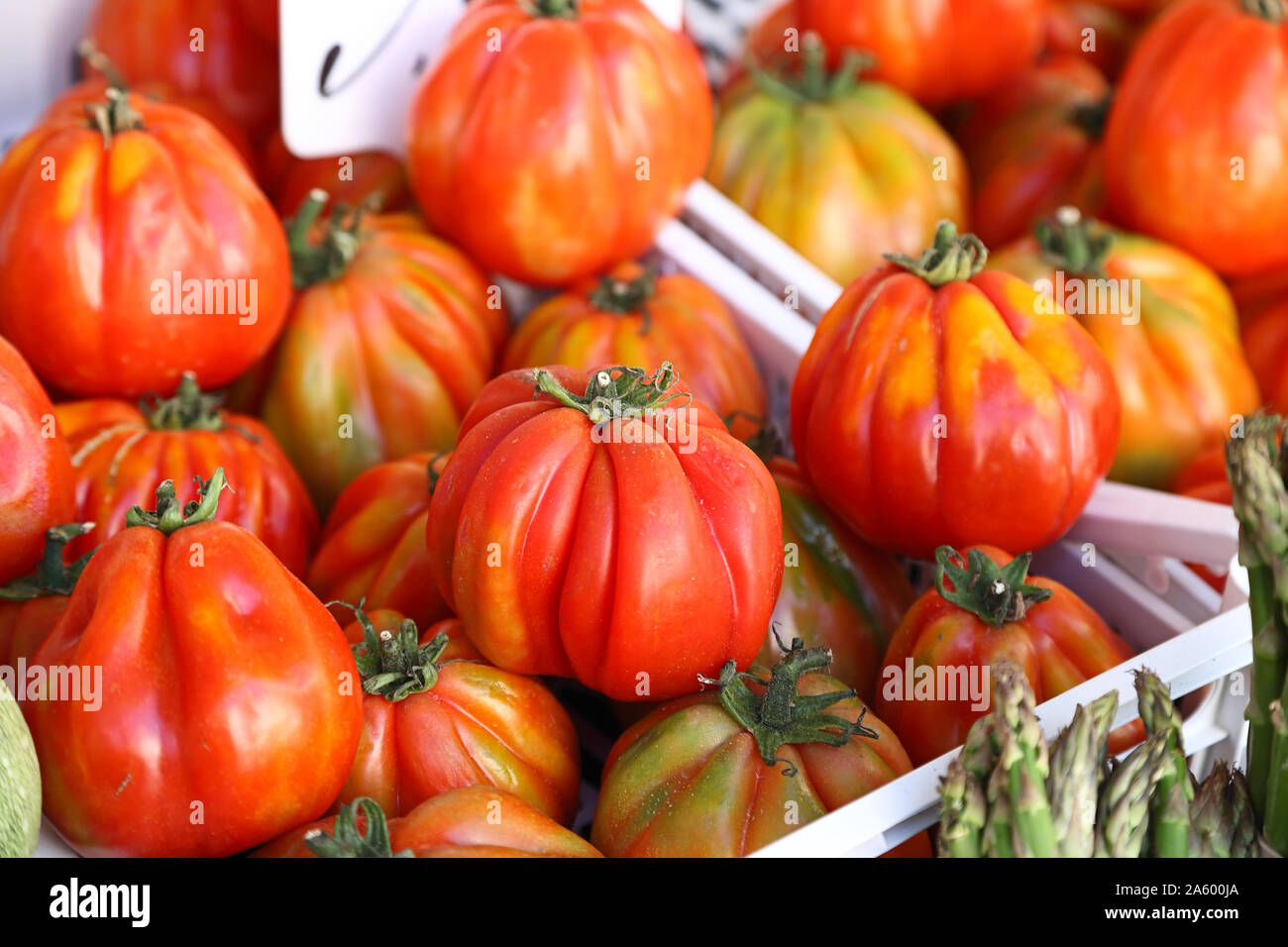 Juicy italian red tomatoes hi-res stock photography and images - Alamy