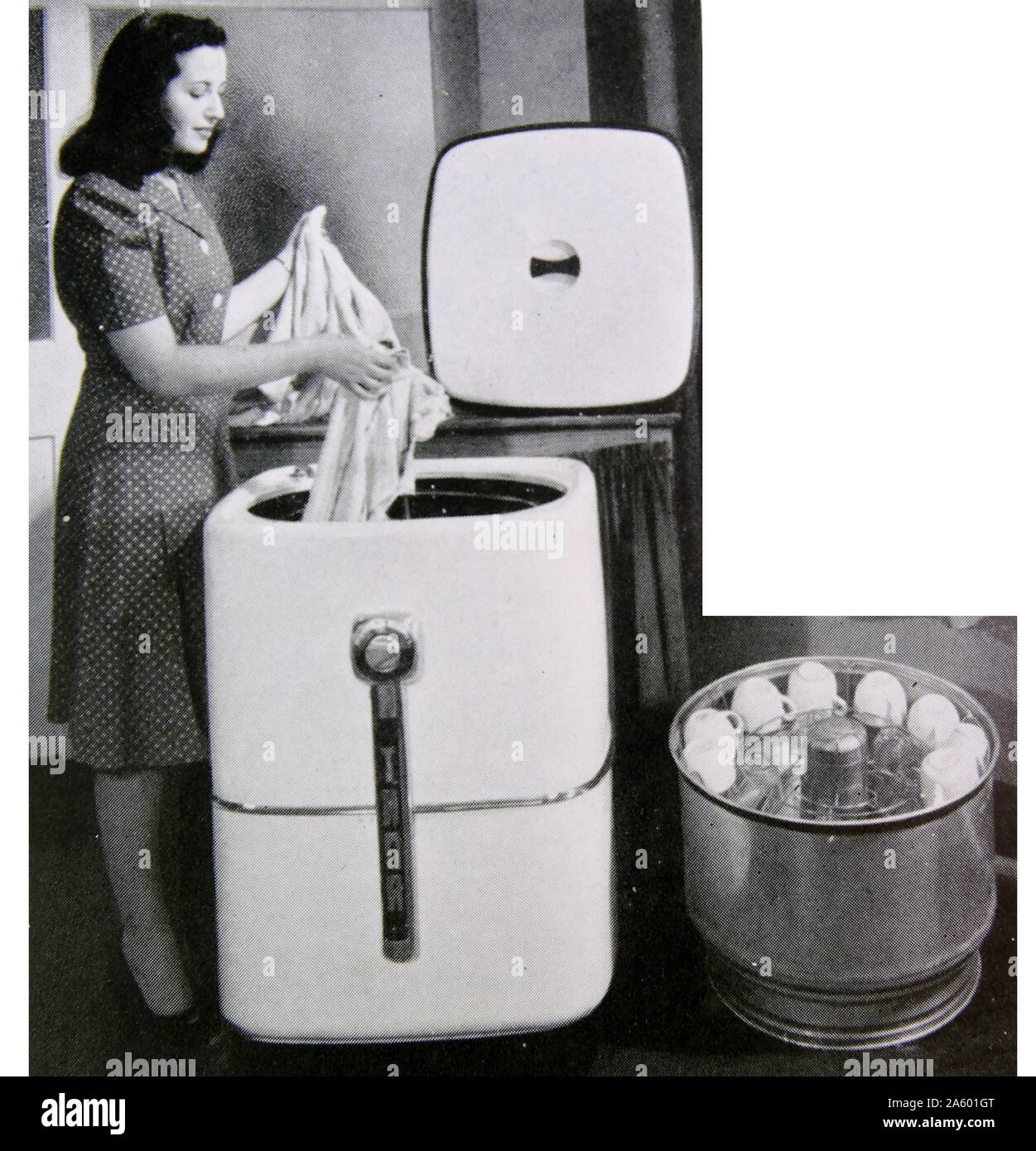 Washing machine advert 1950 hi-res stock photography and images - Alamy