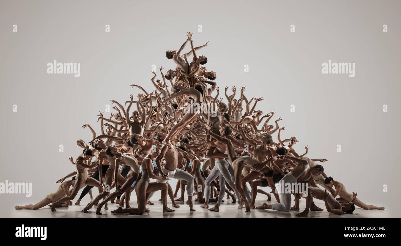 Modern dancers performance group hi-res stock photography and images ...
