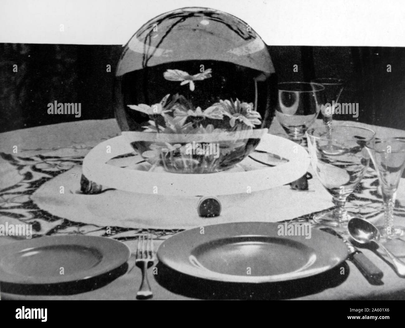 Concept for table lighting by means of a round architectural strip ...