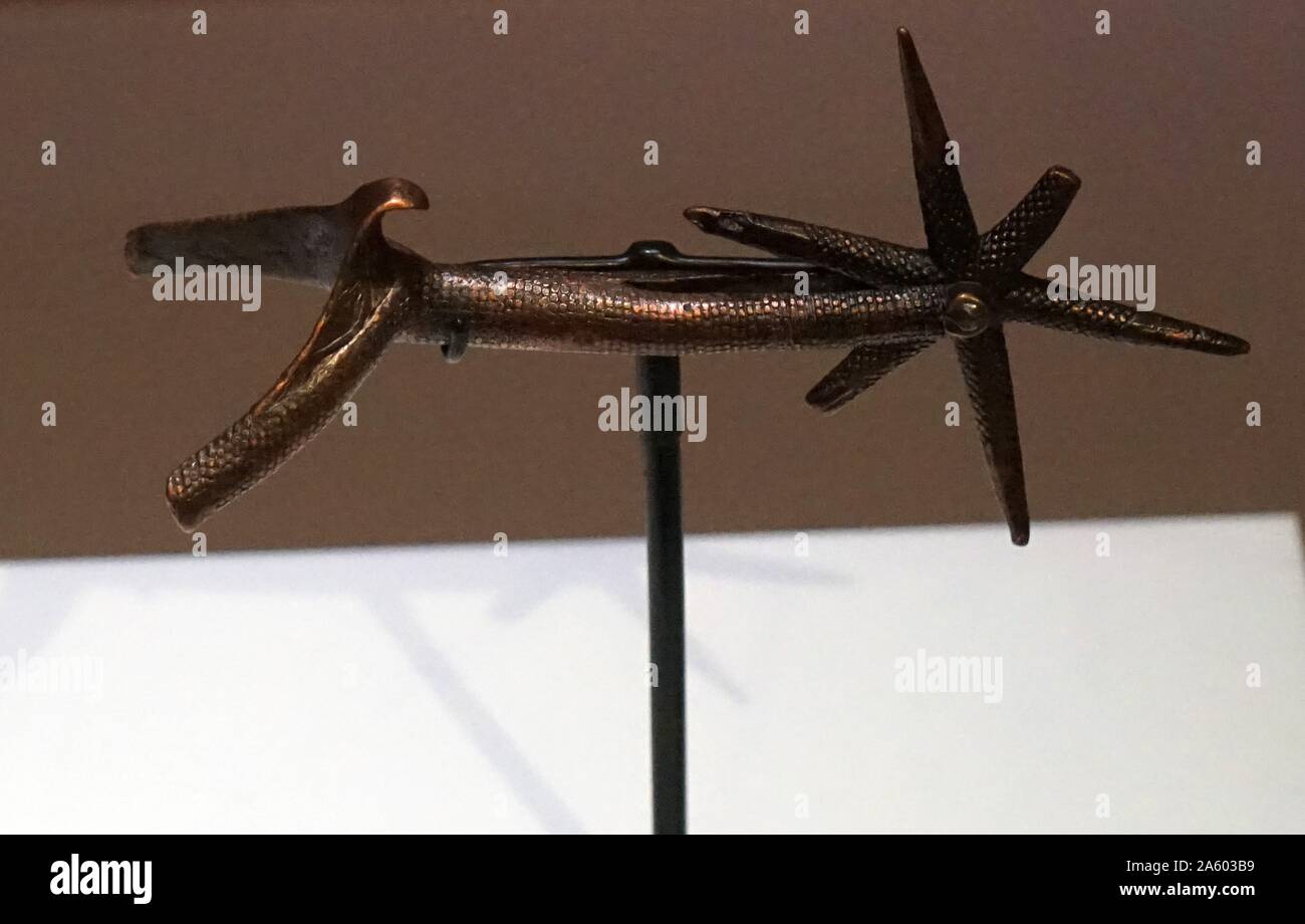 Tower of london moat drained hi-res stock photography and images - Alamy